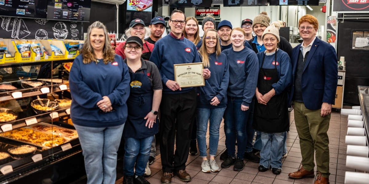 IGA USA Retailers of the Year Todd and Sarah Daniels of Todd's IGA Express